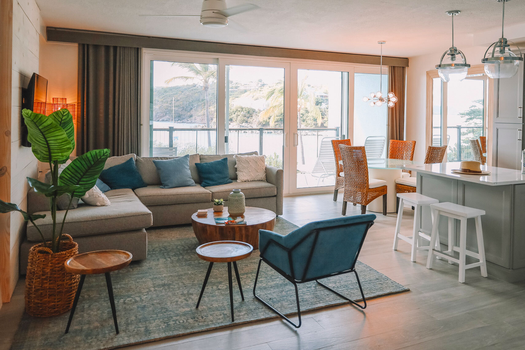Top-Rated Oceanfront Resort in St. Thomas | Secret Harbour Beach Resort